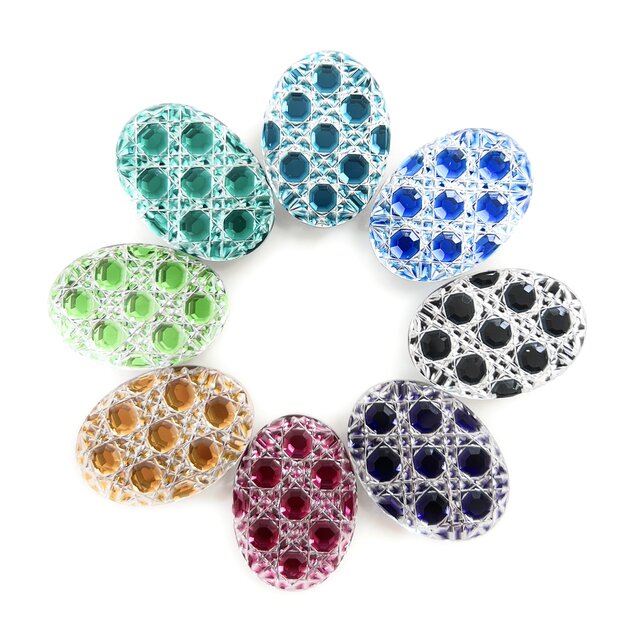 東京切子帯留め オーバル しあわせ籠目 アンバー | iichi 日々の暮らしを心地よくするハンドメイドやアンティークのマーケットプレイス