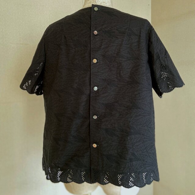 スカラップカラー エンブロイダリーレースブラウス | iichi ハンドメイド・クラフト作品・手仕事品の通販