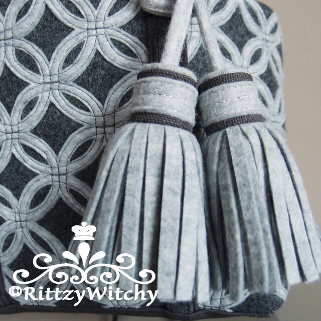 刺し子風トートバッグミニ（フェザーグレーフェルトの七宝つなぎデラックス・イタリアンウール×グレー帆布） | iichi ハンドメイド・クラフト作品・手仕事品の通販