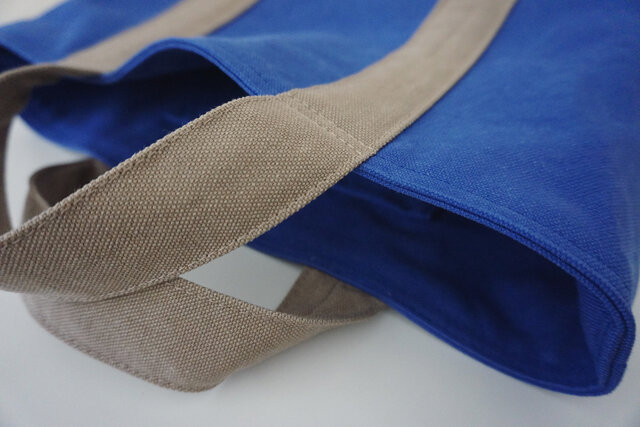 TOTE BAG -bicolor- (M) / royalblue × mushroom | iichi ハンドメイド・クラフト作品・手仕事品の通販