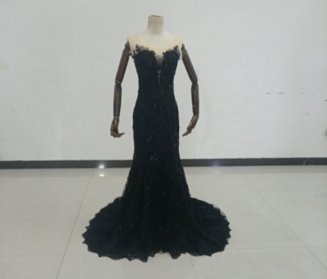 人気上昇！黒 カラードレ 贅沢な小花総レース ス マーメイドライン /結婚式/披露宴 | iichi ハンドメイド・クラフト作品・手仕事品の通販