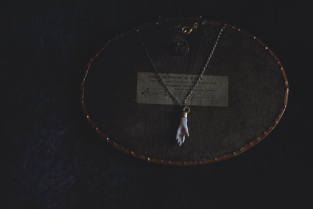 手のペンダント the pendant of... 「hand」#007 | iichi ハンドメイド・クラフト作品・手仕事品の通販