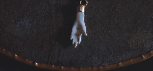 手のペンダント the pendant of... 「hand」#007 | iichi ハンドメイド・クラフト作品・手仕事品の通販