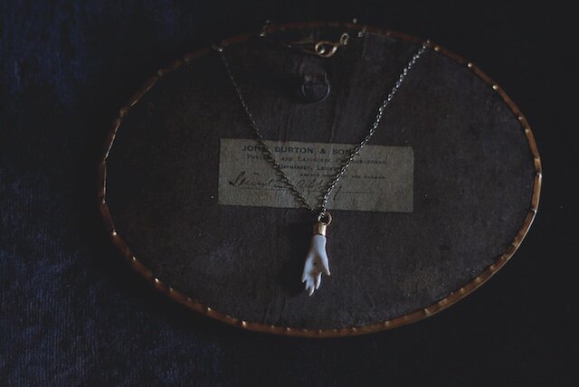 手のペンダント the pendant of... 「hand」#007 | iichi ハンドメイド・クラフト作品・手仕事品の通販