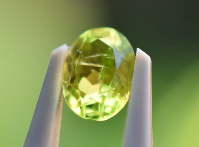 1.5 ct★ファセットカット ペリドットs893 | iichi ハンドメイド・クラフト作品・手仕事品の通販