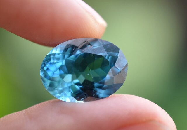 11.5 ctファセットカット★ブルートパーズs890 | iichi ハンドメイド・クラフト作品・手仕事品の通販