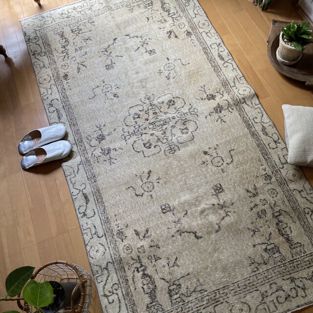 トルコヴィンテージラグ 柔らかミルクティー ブラウン メダリオン 109×208 | iichi ハンドメイド・クラフト作品・手仕事品の通販