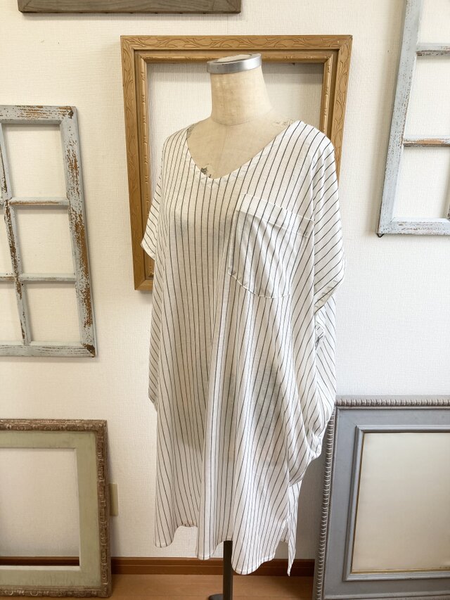 大人の透け感 ️ストライプ柄BIGTシャツワンピース 白黒（サイズフリーLL） | iichi ハンドメイド・アンティーク・食品・ギフト・手作り