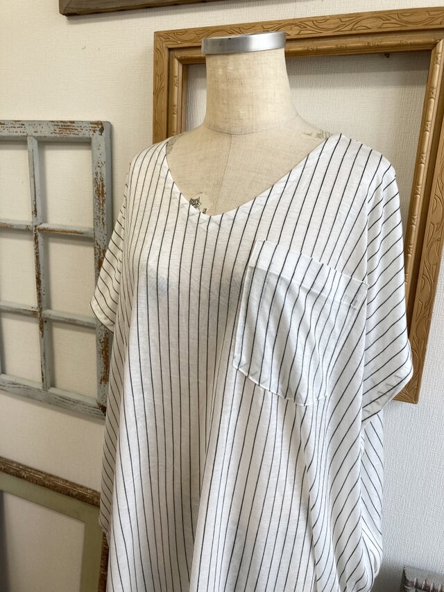 大人の透け感 ️ストライプ柄BIGTシャツワンピース 白黒（サイズフリーLL） | iichi ハンドメイド・アンティーク・食品・ギフト・手作り