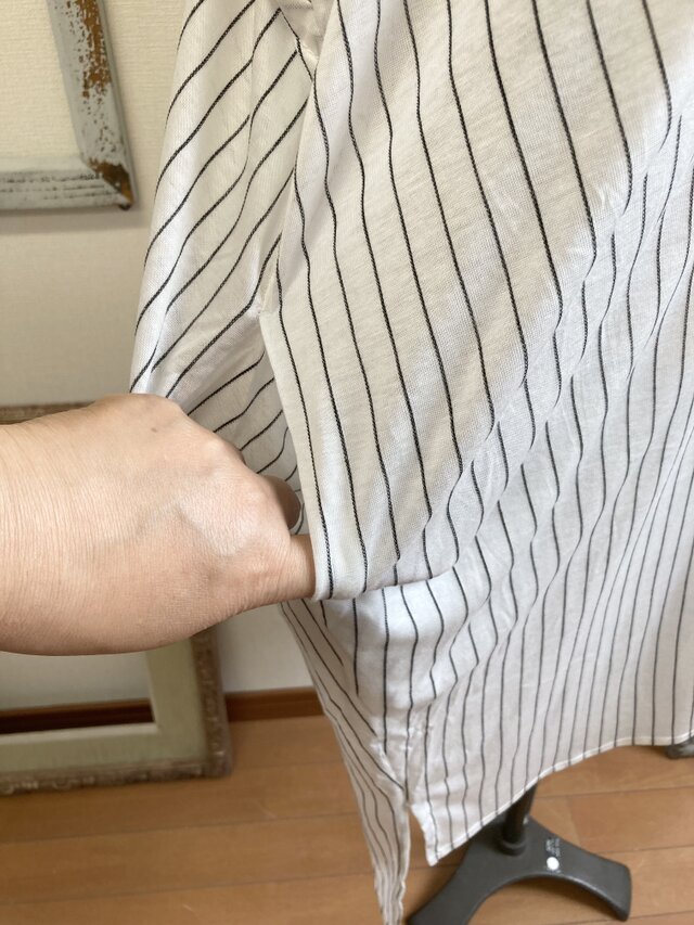 大人の透け感 ️ストライプ柄BIGTシャツワンピース 白黒（サイズフリーLL） | iichi ハンドメイド・アンティーク・食品・ギフト・手作り