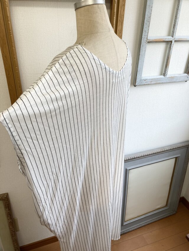大人の透け感 ️ストライプ柄BIGTシャツワンピース 白黒（サイズフリーLL） | iichi ハンドメイド・アンティーク・食品・ギフト・手作り