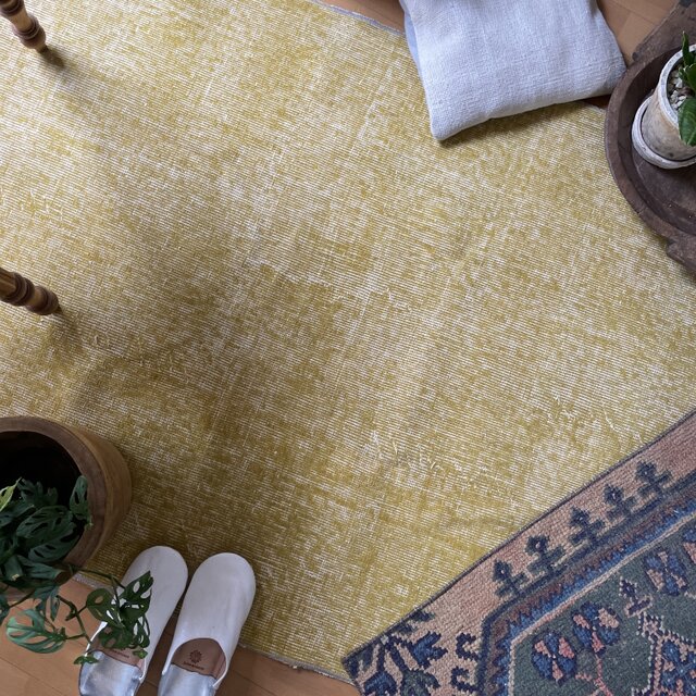 トルコヴィンテージラグ 103×242 ワンカラーラグ 柔らかイエロー | iichi ハンドメイド・アンティーク・食品・ギフト・手作り