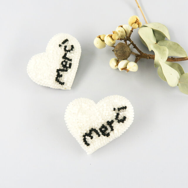 Brooch. ブローチ " Merci. " | 刺繍ブローチ | シルキーホワイト | | iichi ハンドメイド・クラフト作品・手仕事品の通販