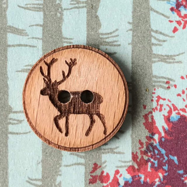 ドイツ ウッド ボタン 牡鹿 S2個 DB アニマル 動物 B-1613 | iichi ハンドメイド・クラフト作品・手仕事品の通販
