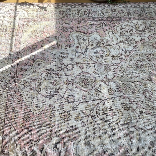 トルコヴィンテージラグ 超大判 170×289 淡いベージュピンク メダリオン | iichi 日々の暮らしを心地よくするハンドメイドやアンティークのマーケットプレイス