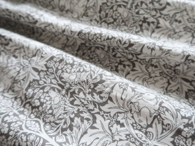 WilliamMorris♡ブラザーラビット・ギャザースカート・フロントベルト&インゴム仕様・ウィリアムモリス | iichi - ハンドメイド・アンティーク・食品・ギフト・手作り