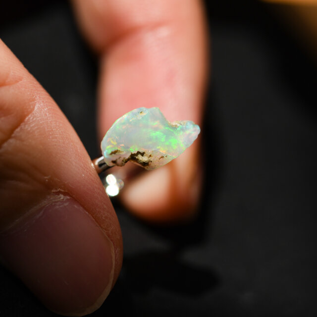 【003 Opal Fest 2023】 オパール 鉱物原石 ピンキーリング 指輪 天然石 アクセサリー (No.3177) | iichi ハンドメイド・クラフト作品・手仕事品の通販