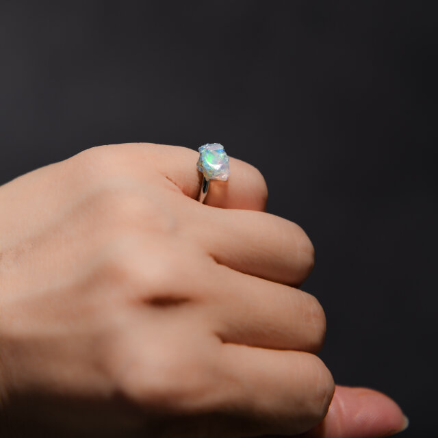 【006 Opal Fest 2023】 オパール 鉱物原石 ピンキーリング 指輪 天然石 アクセサリー (No.3180) | iichi ハンドメイド・クラフト作品・手仕事品の通販