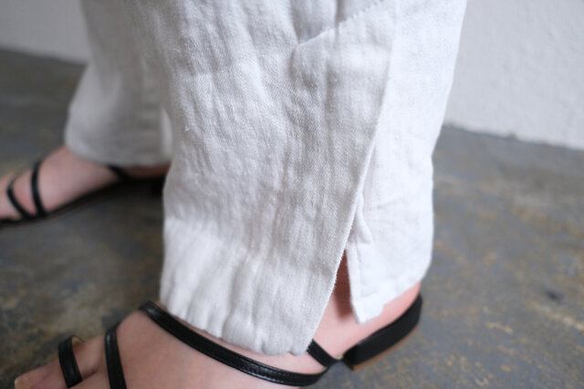 【new】enrica 草木染めリネンデニムパンツ gardenia-blue | iichi 日々の暮らしを心地よくするハンドメイドやアンティークのマーケットプレイス