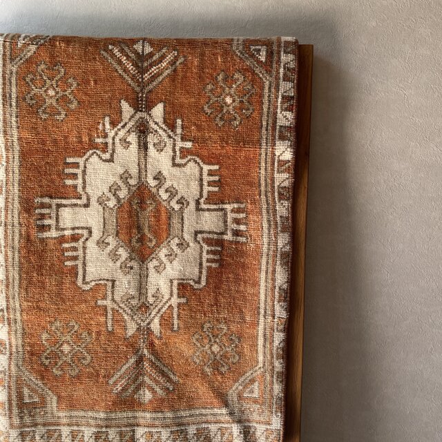 トルコヴィンテージラグ 夕焼けブラウンオレンジ 小さなメダリオン 50×79 | iichi ハンドメイド・クラフト作品・手仕事品の通販