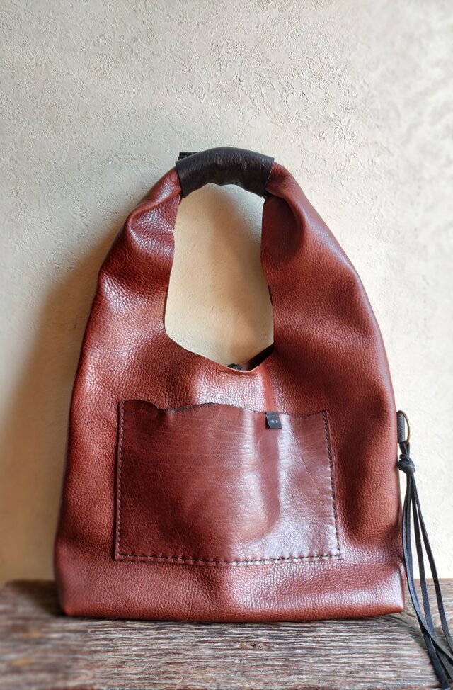 【受注制作】one shoulder bag 濃いブラウン 黒 オイルシュリンクレザー | iichi ハンドメイド・クラフト作品・手仕事品の通販