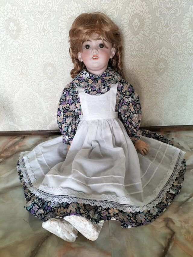 ドール背丈70cm位用 パープル花柄の絵おレスとエプロン | iichi ハンドメイド・クラフト作品・手仕事品の通販