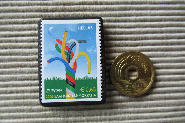 ギリシャ「融和」切手ブローチ 8744 | iichi ハンドメイド・アンティーク・食品・ギフト・手作り