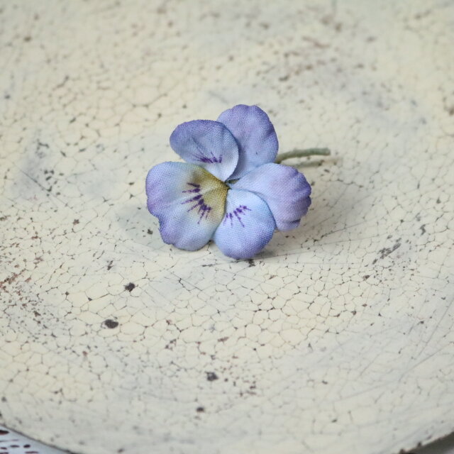 布花 パンジーブローチ 900 | iichi ハンドメイド・クラフト作品・手仕事品の通販