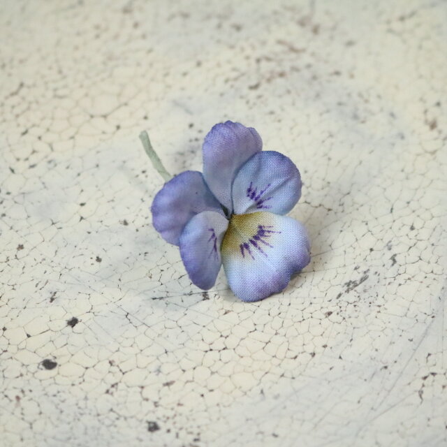 布花 パンジーブローチ 900 | iichi ハンドメイド・クラフト作品・手仕事品の通販