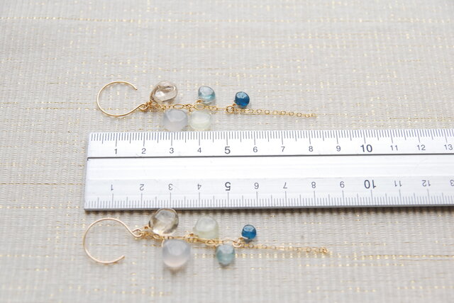 水晶とブルーグリーン系ストーンの鈴なりマロンのピアス 14kgf | iichi ハンドメイド・クラフト作品・手仕事品の通販