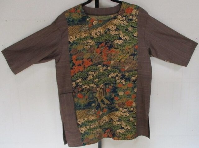 7261 花柄の着物で作ったプルオーバー＃送料無料 | iichi 日々の暮らしを心地よくするハンドメイドやアンティークのマーケットプレイス