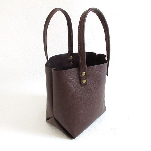☆新作☆《牛革》ぷっくり三角マチ♪底マチワイドミニトート・シュリンク・ダークブラウン・0523 | iichi ハンドメイド・クラフト作品・手仕事品の通販