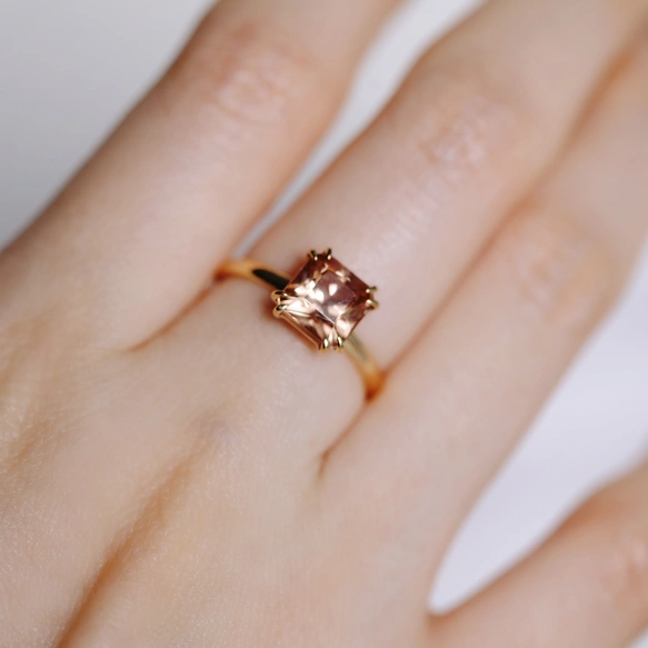 【12号】一点物 K18 オレンジジルコン2.91ct アッシャーカット エメラルドカット〈one off_43〉 | iichi 日々の暮らしを心地よくするハンドメイドやアンティークの ...