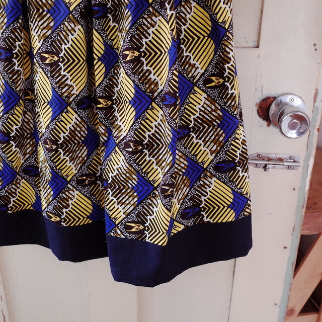 アフリカンプリント＆播州織 タックギャザースカート tiny swallows | iichi ハンドメイド・クラフト作品・手仕事品の通販