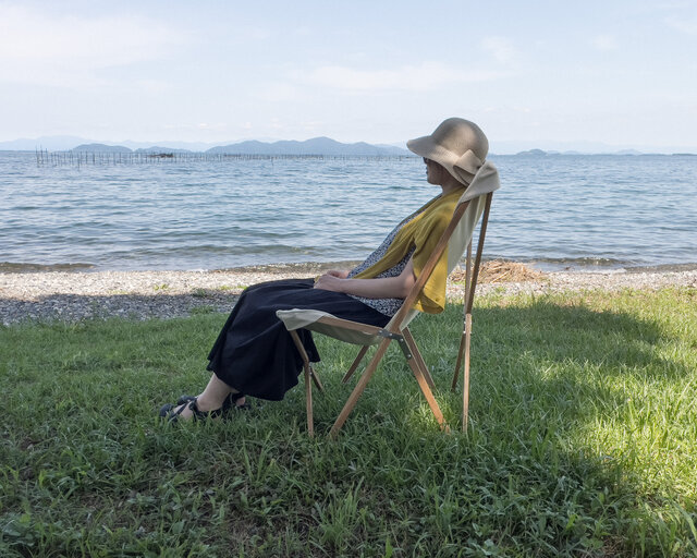 機能美の折り畳み椅子「トリポリナチェア」【生成色】 ホワイトオーク無垢材と綿帆布 / 室内・アウトドア兼用チェア | iichi - ハンドメイド・アンティーク・食品・ギフト・手作り