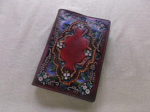 文庫サイズブックカバー 刻印,拭き染め 牛革 | iichi ハンドメイド・クラフト作品・手仕事品の通販