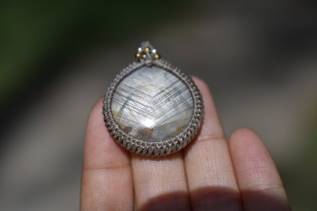 コレクション★ホワイトイエロー sappire マクラメネックレス1144 | iichi ハンドメイド・アンティーク・食品・ギフト・手作り