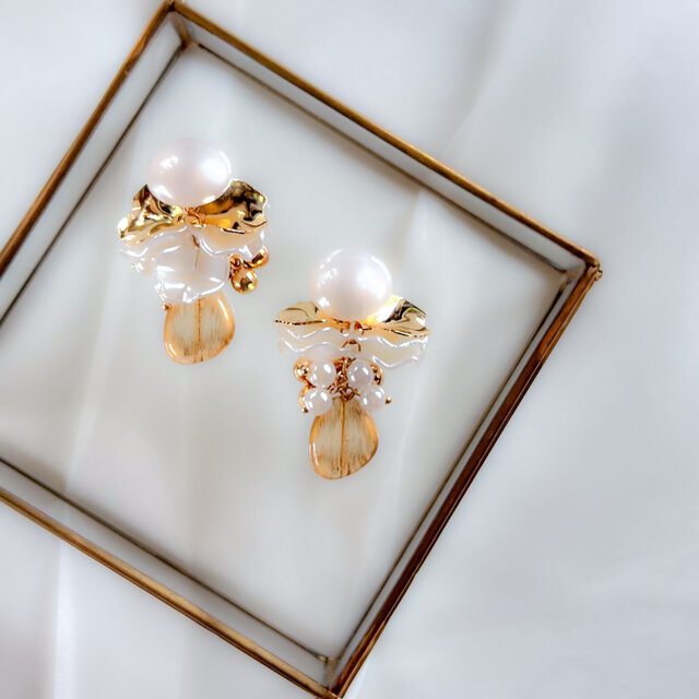 Champagne Gold Vintage Parts Clip-on earrings 089 | iichi ハンドメイド・アンティーク・食品・ギフト・手作り