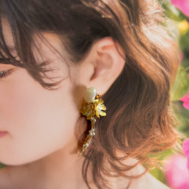 Swarovski Pearl Twist Flower Pierce 096 | iichi ハンドメイド・アンティーク・食品・ギフト・手作り