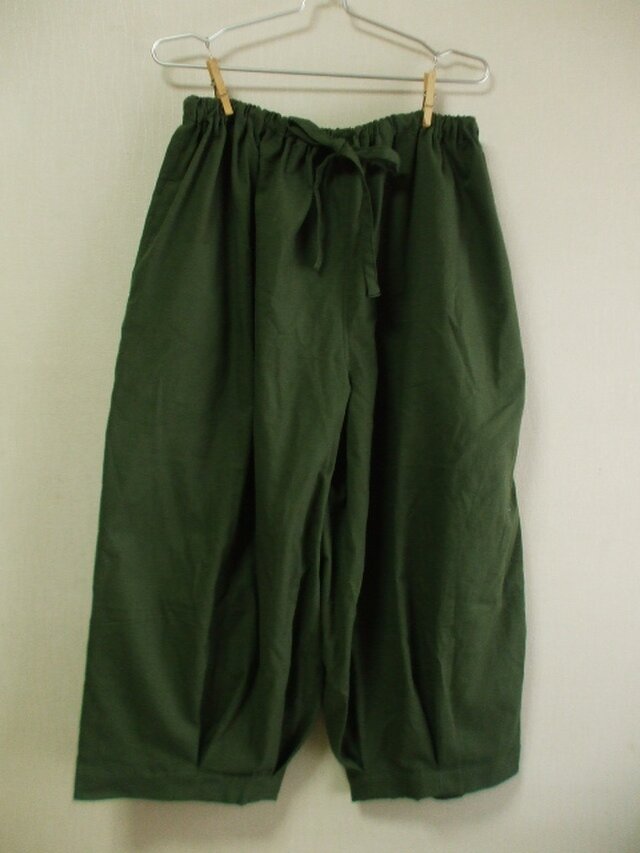 薄いカーキ系色 股上深めダボダボパンツ M～LLサイズ 綿100％ | iichi 日々の暮らしを心地よくするハンドメイドやアンティークのマーケットプレイス