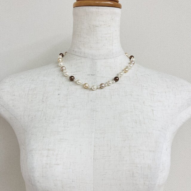 ガラスパールオールノットネックレス/4x8mm約45cm/ブラウンxクリームmix/G/made in japan | iichi 日々の暮らしを心地よくするハンドメイドやアンティークの ...