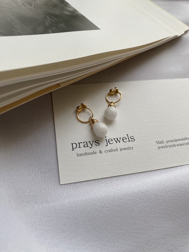 Mini Hoop ラビットジェードブリオ ジュエリーライクイヤリング・ノンホールピアス | iichi ハンドメイド・アンティーク・食品・ギフト・手作り