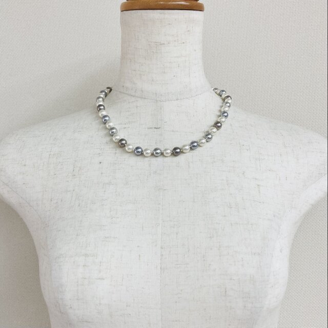 ガラスパールmixオールノットネックレス/8mm約45cm/ブルーグレーmix/made in japan | iichi 日々の暮らしを心地よくするハンドメイドやアンティークのマーケットプレイス