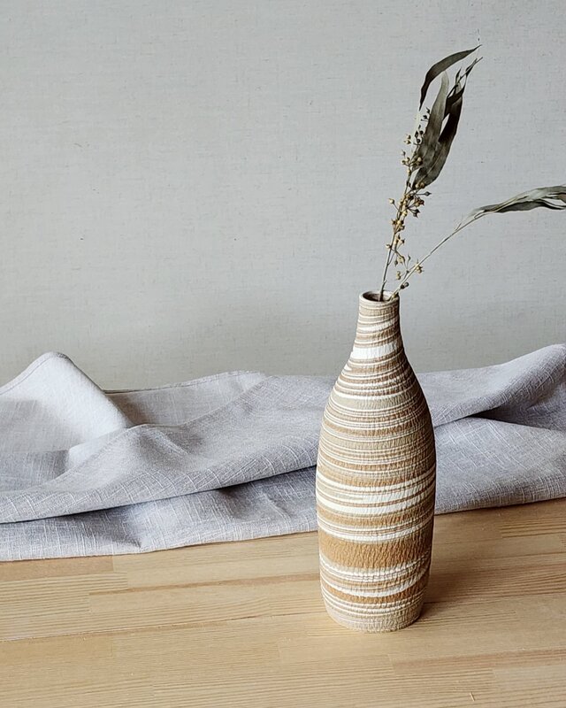 Red and white neriage vase [R85] | iichi ハンドメイド・アンティーク・食品・ギフト・手作り