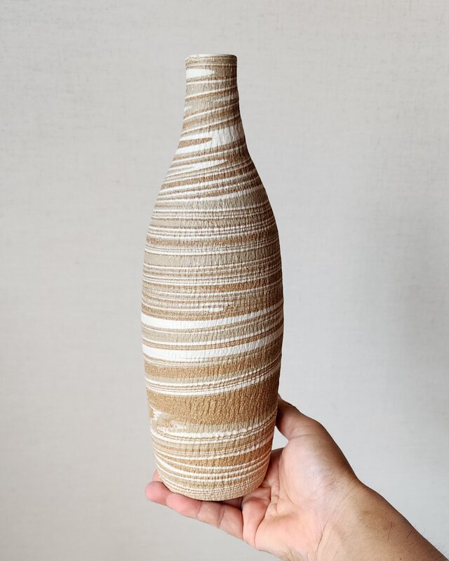 Red and white neriage vase [R85] | iichi ハンドメイド・アンティーク・食品・ギフト・手作り