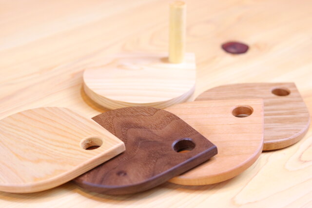 かくまるコースター収納スタンド付き | iichi 日々の暮らしを心地よくするハンドメイドやアンティークのマーケットプレイス