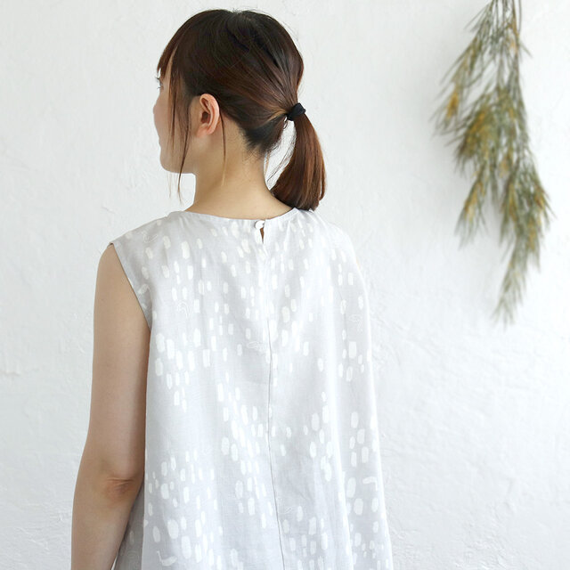 リネン ノースリーブチュニックブラウス （スワン/グレー）TP25 | iichi 日々の暮らしを心地よくするハンドメイドやアンティークのマーケットプレイス