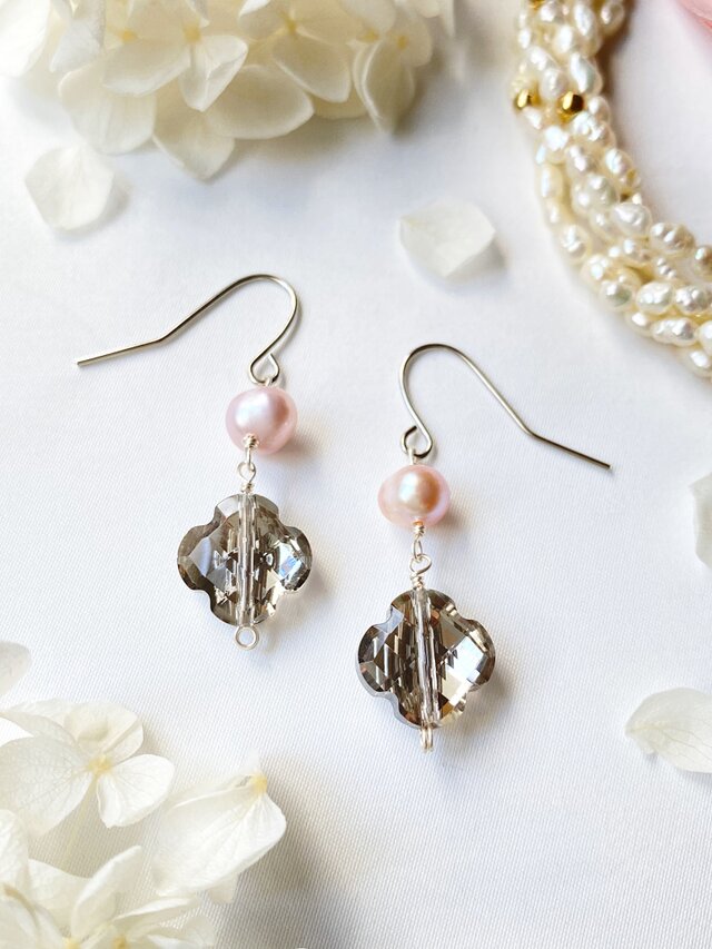 « rococo » 淡水パールとフラワーガラスのピアス ac/765 | iichi ハンドメイド・アンティーク・食品・ギフト・手作り