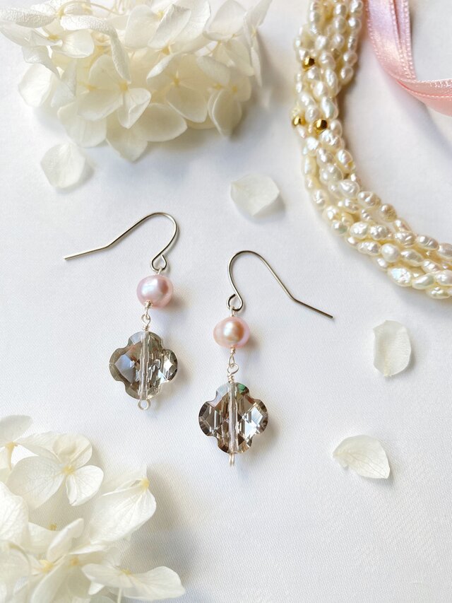 « rococo » 淡水パールとフラワーガラスのピアス ac/765 | iichi ハンドメイド・アンティーク・食品・ギフト・手作り