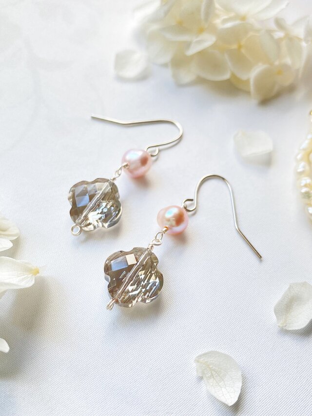 « rococo » 淡水パールとフラワーガラスのピアス ac/765 | iichi ハンドメイド・アンティーク・食品・ギフト・手作り